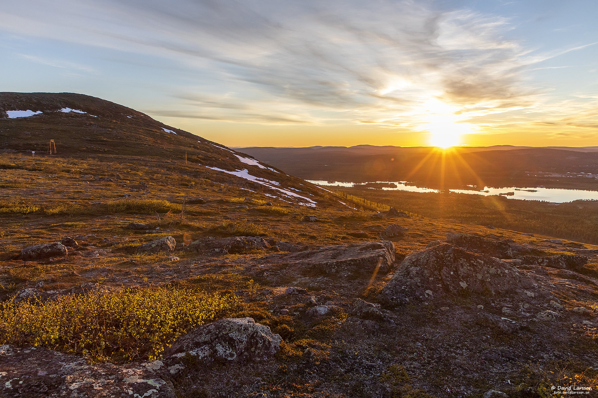 Topparna runt i midnattssol | Dagbok från Dundret